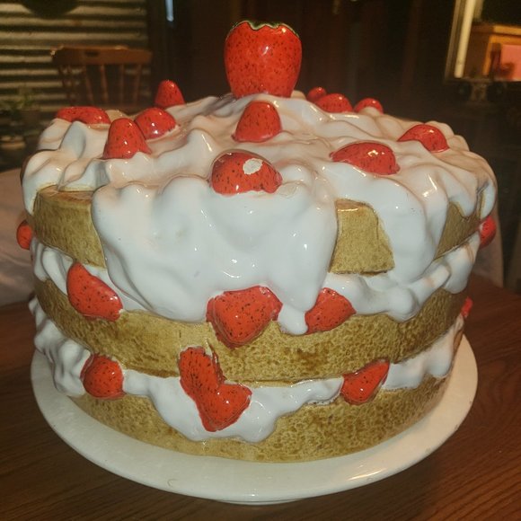 Kitchen | Vintage 1984 Strawberry Shortcake Cake Stand And Dome | Poshmark